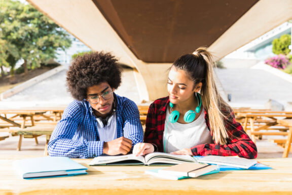 IB Chemistry Extended Essay Guide 2026 – Tips for Top Grades | TutorsPlus